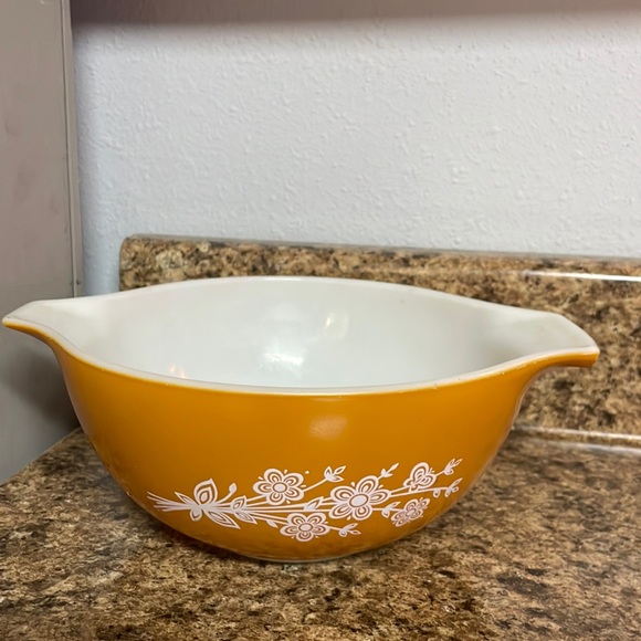 Pyrex | Kitchen | Vintage Pyrex Bowl | Poshmark
